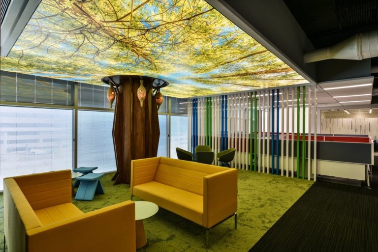 Office With Large Skylights Converts Gloomy Areas into Vibrant ...