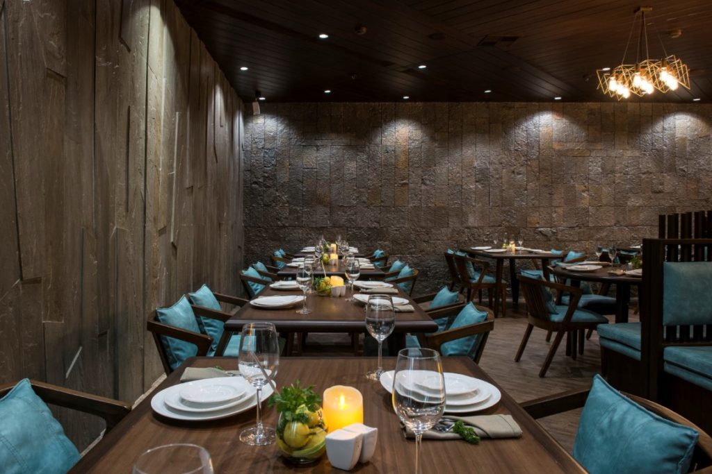Vintage Looking Restaurant Design Has Modern Experience | Neovana ...