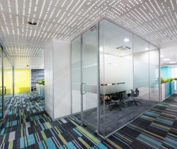 Small Modern Office Design of IIFL Offices – Pune | Zyeta Studios - The ...