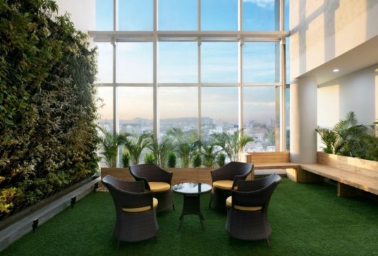 Small Modern Office Design of IIFL Offices – Pune | Zyeta Studios - The ...