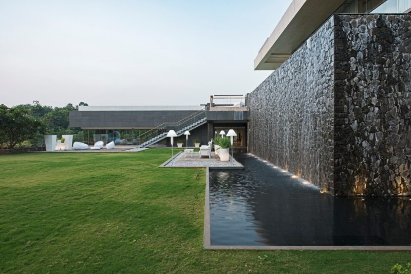 Infinity Pool House to offer an experience in an urban context of ...