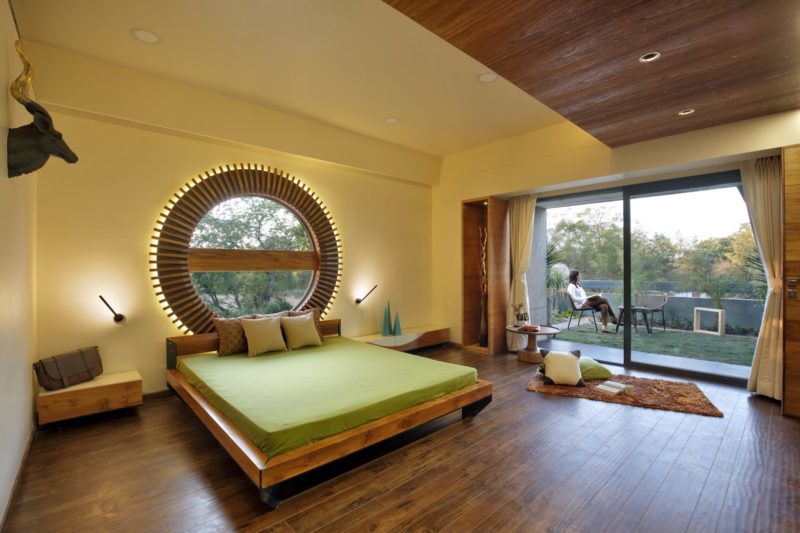 An Exposed Brick Front Elevation Gives the Villa an Evergreen Look ...