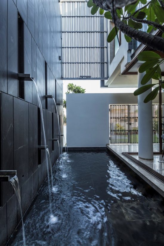 Modern Contemporary Residence | Charged Voids - The Architects Diary