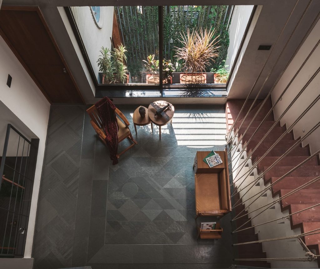 The Heart of the House is the Double Height Courtyard | Neogenesis ...