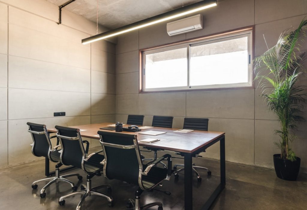 Space with Minimal and Contemporary Approach | Real Estate Offices ...