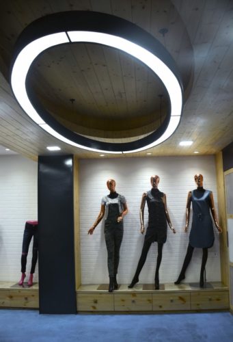 Contemporary Office Has an Aura of Wholeness and Expresses | Spaces ...