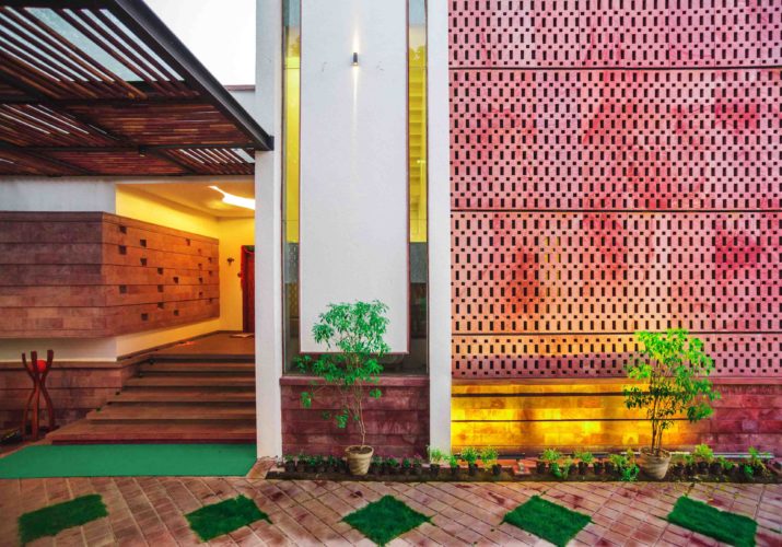 The Stone Jali Helps Lowering The Temperature Inside This Dwell - The ...