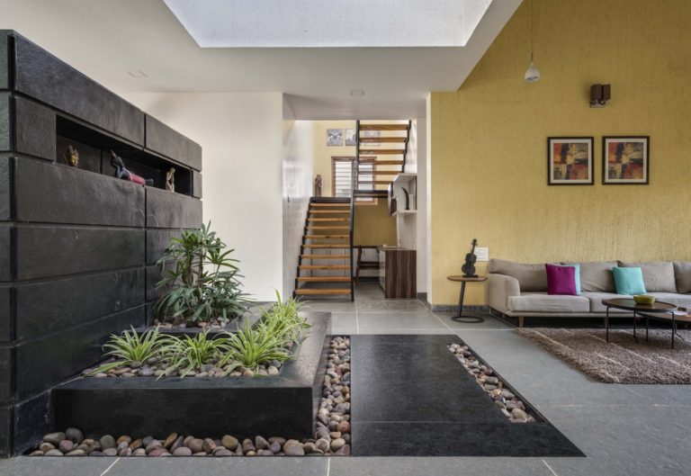 Traditional Architecture In Bold Contemporary Composition | 4th Axis ...