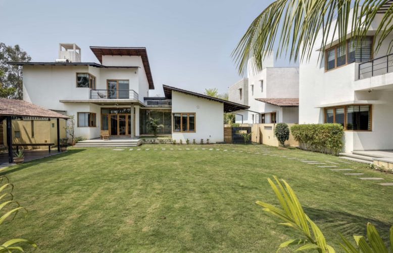 Traditional Architecture In Bold Contemporary Composition | 4th Axis ...