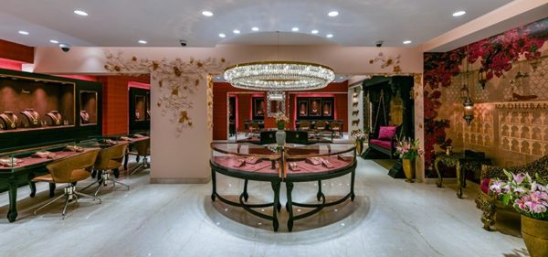 A luxury Jewelry Boutique - Madhuban by Manubhai Jewellers | Ornate ...