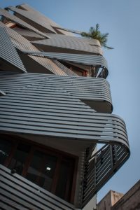 Apartment exterior Uses Aluminum Horizontal Facade | Plan Loci - The ...
