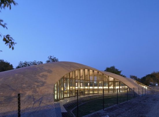 Maya Somaiya Library, Sharda School / Sameep Padora & Associates - The ...