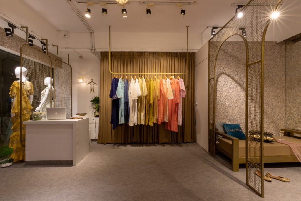 Boutique Design: Fusion of Indian Traditional Elements With ...