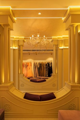 Minimalistic Style With Pristine White Interiors Boutique Design ...