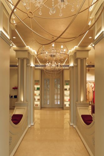 Minimalistic Style With Pristine White Interiors Boutique Design ...