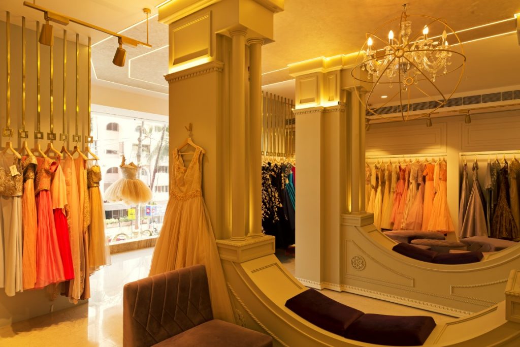 Minimalistic Style With Pristine White Interiors Boutique Design ...