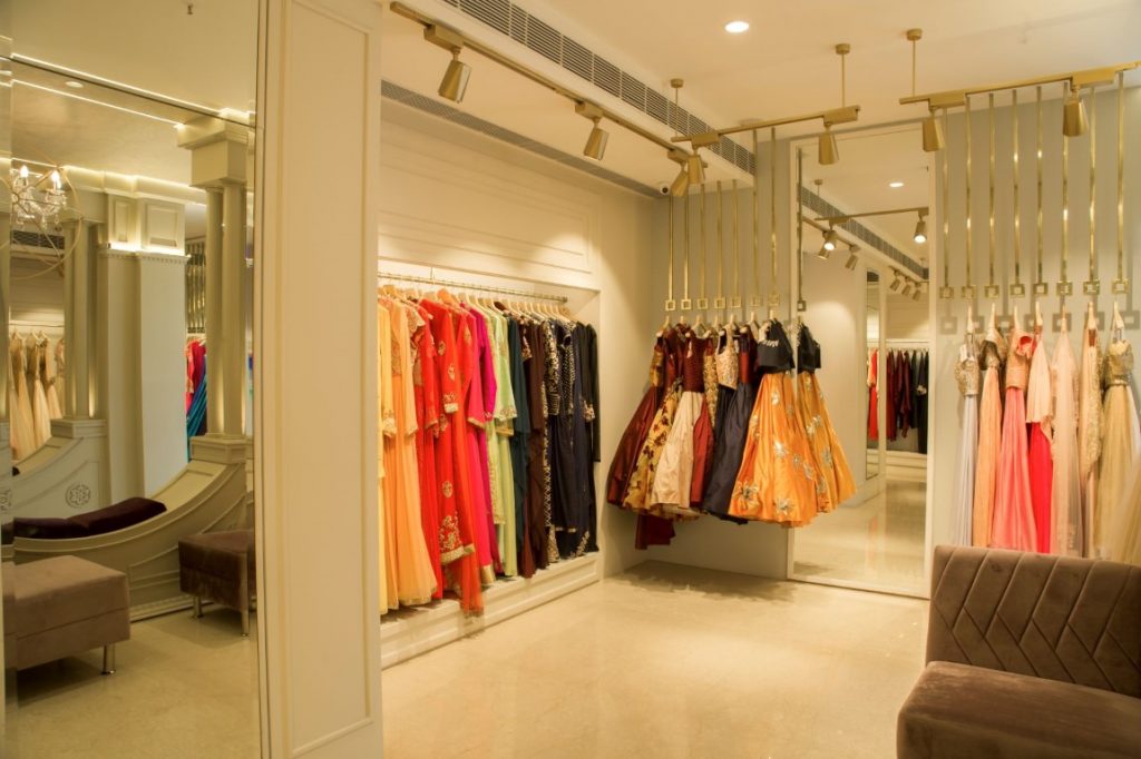 Minimalistic Style With Pristine White Interiors Boutique Design ...