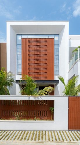 Contemporary Residence With Reusing Of Clay Roof | Manoj Patel Design ...