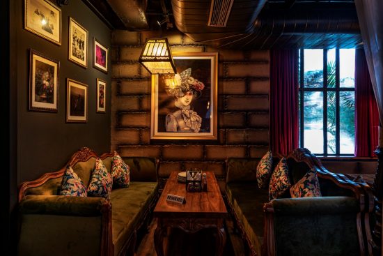 19000 Sq.Ft Avant-Garde Cocktail Bar And Restaurant Interiors | Chromed ...