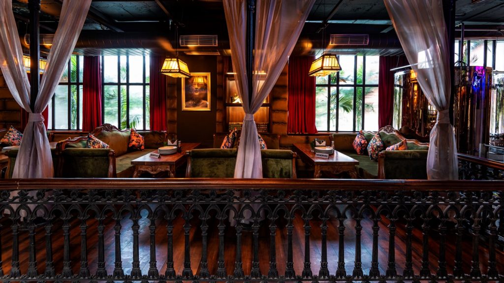 19000 Sq.Ft Avant-Garde Cocktail Bar And Restaurant Interiors | Chromed ...