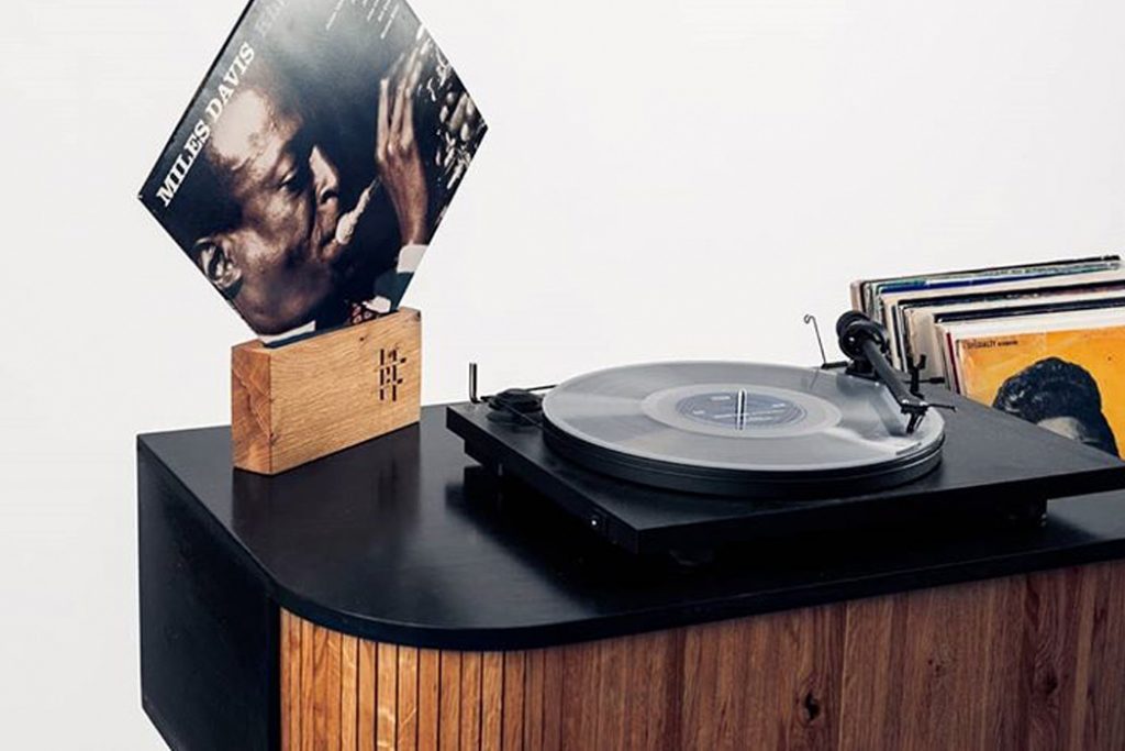 VINTAGE VINYL TABLE BY STIAN HERDAL. - The Architects Diary