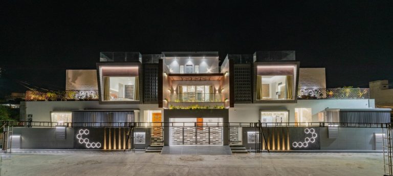 Residence with Luxurious Interiors Defining New Lifestyle | Innerspace ...