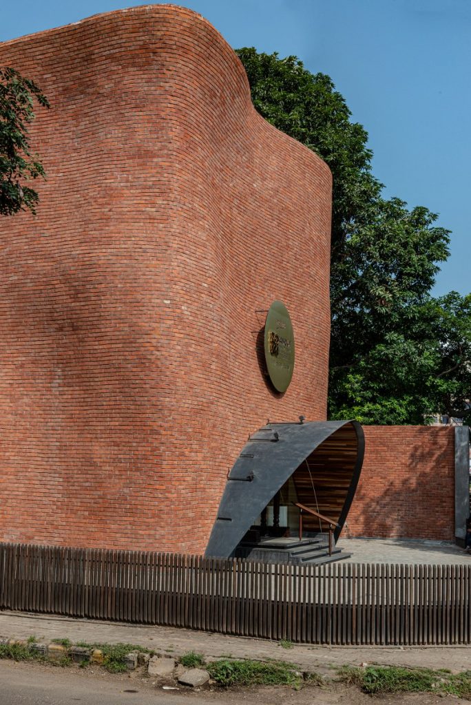 Sweet Shop Design With Playful Facade | Saransh Architects - The ...