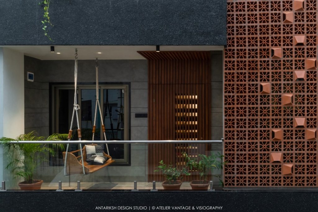 Bungalow Elevation is a Play Of Patterns and Textures | ANTARIKSH ...