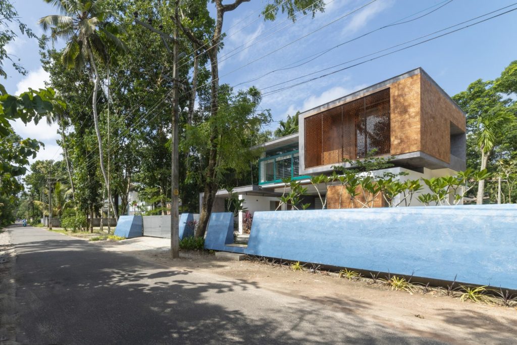 A Utilitarian House Transformed Into A Tropical Living Space | NO ...