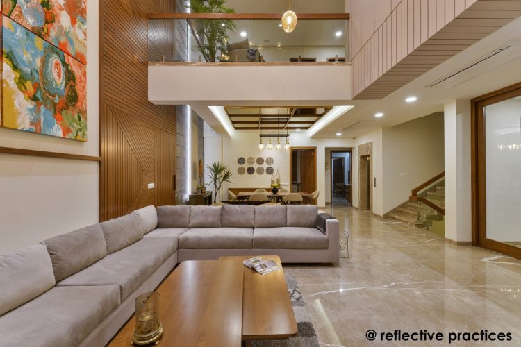 Residence Design with An Asymmetrical Expression | Reflective Practices ...