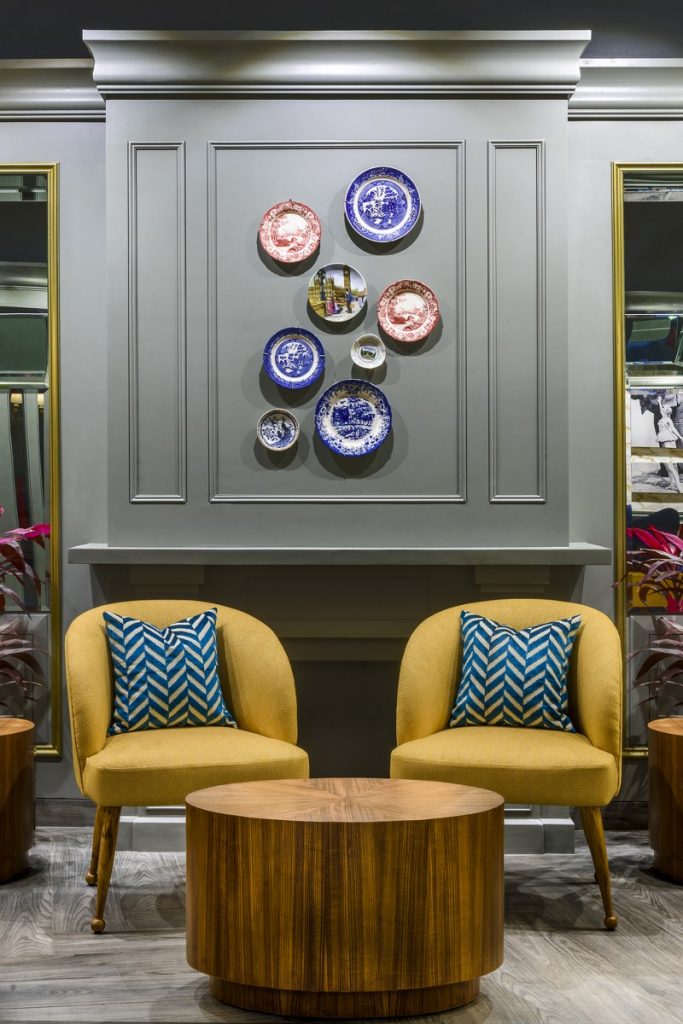 Lounge Interior With An Eclectic Sense Of Luxury And Comfort | Design ...