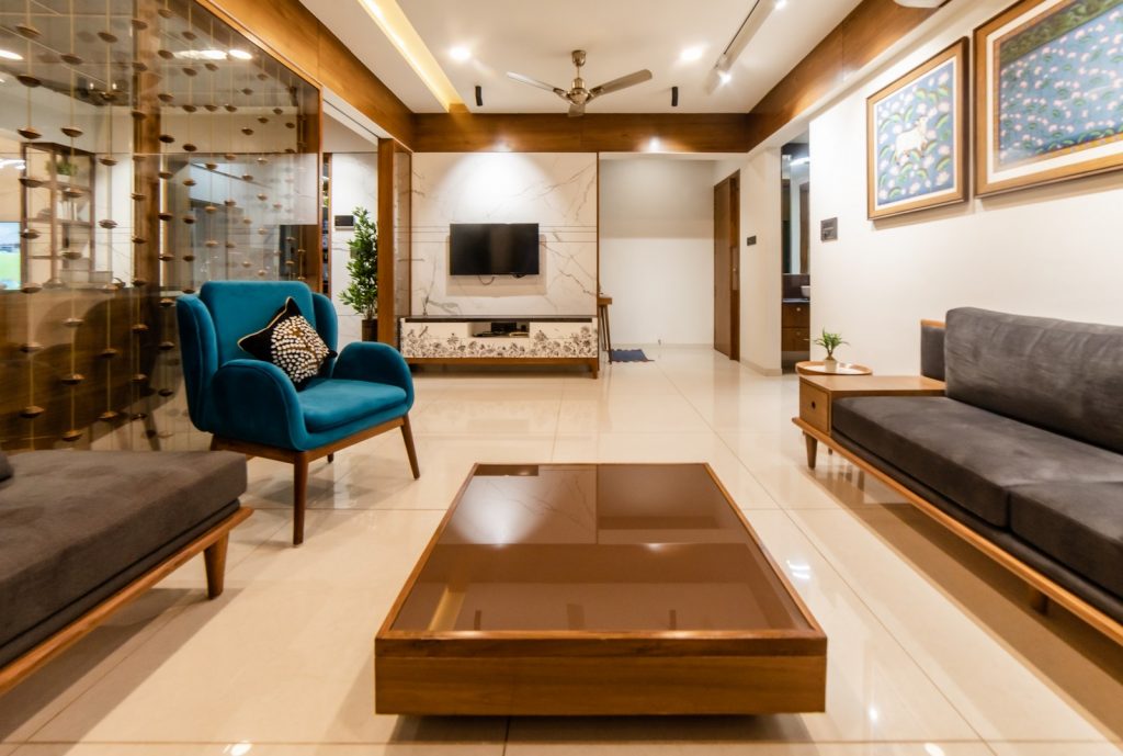 Apartment With An Eclectic Combination Of Tradition And Contemporary ...