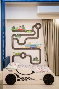 Apartment With An Eclectic Combination Of Tradition And Contemporary ...