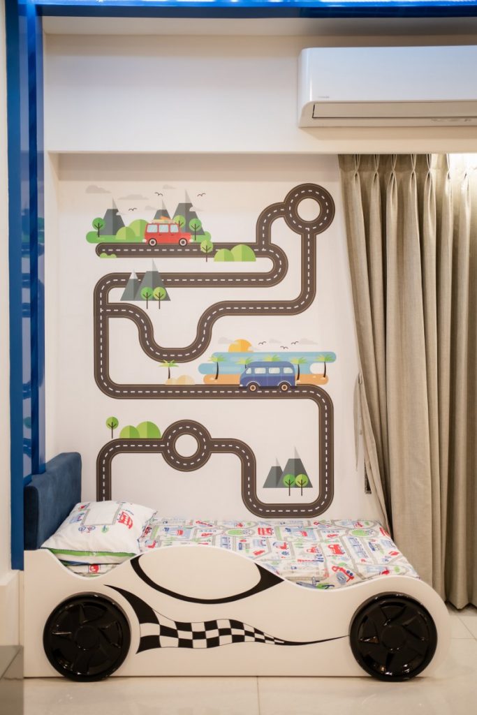 Apartment With An Eclectic Combination Of Tradition And Contemporary ...