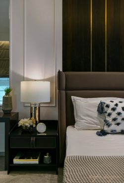 Apartment Interior Adding Classic Moldings To Modern Life | Ampm ...