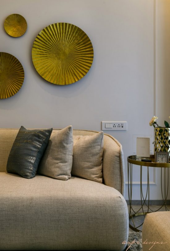 Apartment Interior Adding Classic Moldings To Modern Life | Ampm ...