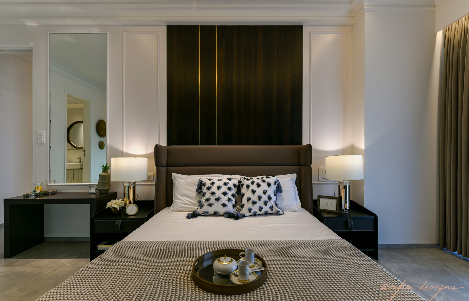 Apartment Interior Adding Classic Moldings To Modern Life | Ampm ...