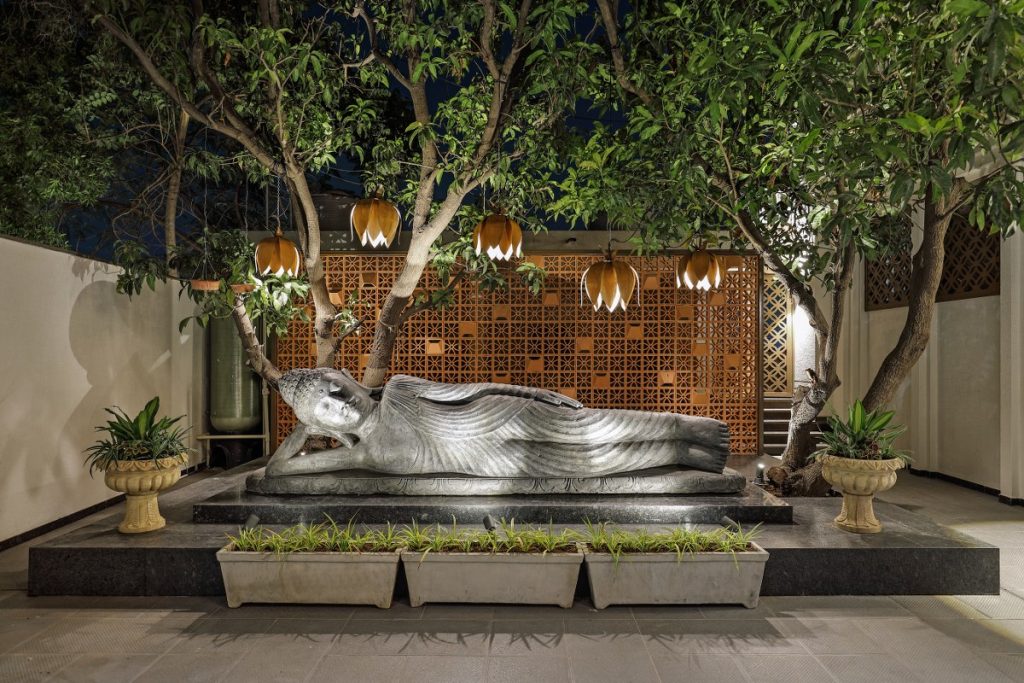 Mansion House Design With Modern And Ergonomic In Function | Design Studio-Ruchir sheth - The ...