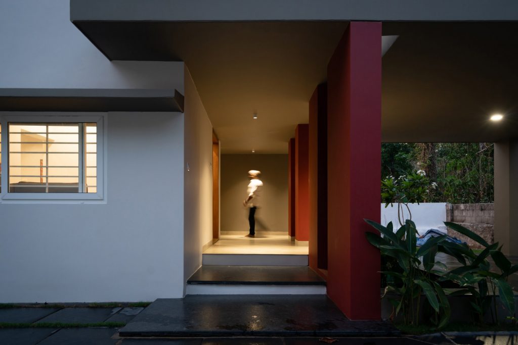 House Is A Representation Of Tropical & Modernist Contemporary Design ...
