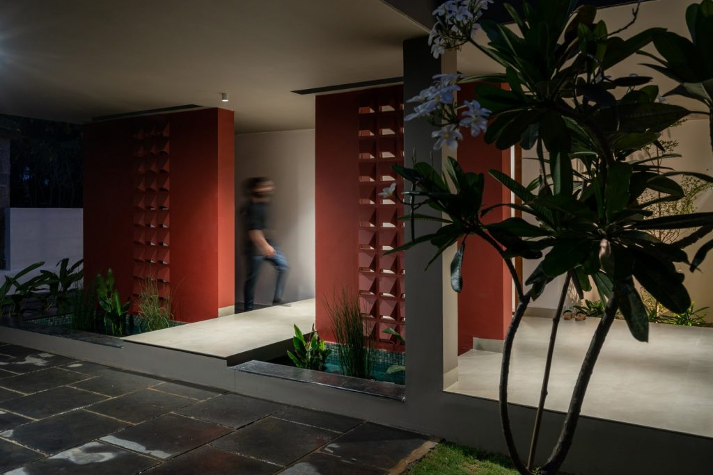 House Is A Representation Of Tropical & Modernist Contemporary Design ...