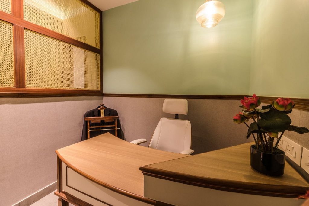 Vintage Style Advocate’s Office Interior | Karan Aakriti Interior ...