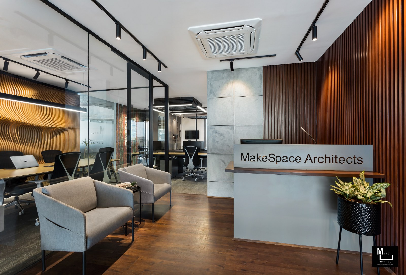 Space Inherits The Subtlety Of Contemporary Office Interiors ...