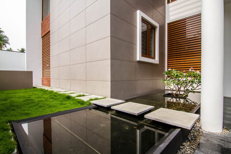 "Artha" A House Around Courtyard | Living Edge Architects and Designers ...