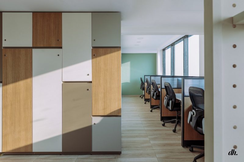 Vibrant Office With Dynamic And Stimulating Work Environment | Dhruti ...