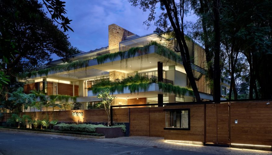 The Hovering Garden House Merges Seamlessly With Its Environs | Niraj ...