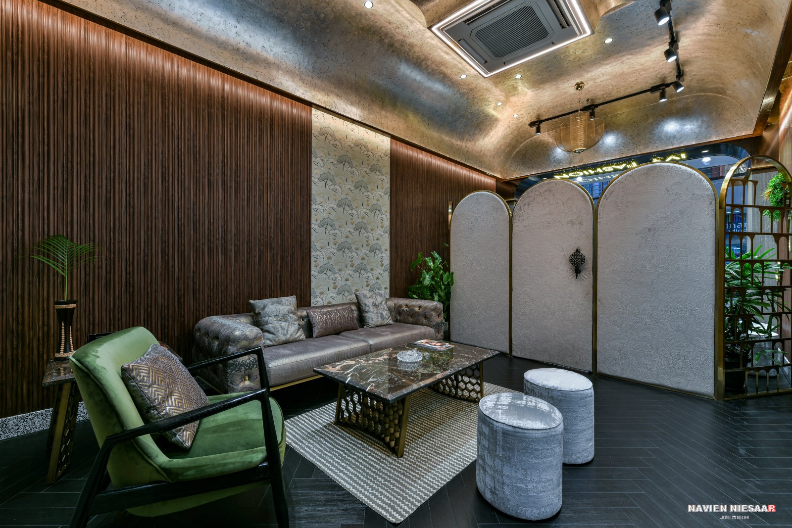 This Retail Boutique Designed With Instant Glamour & Sophistication ...