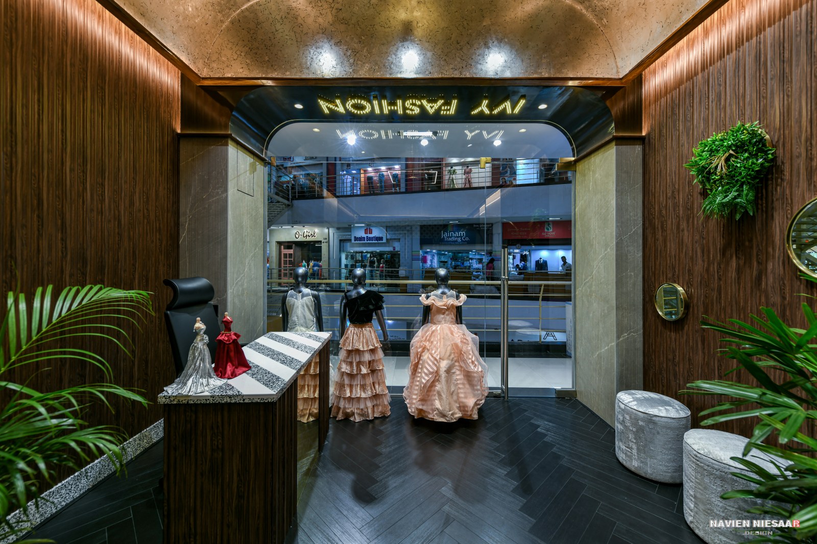 This Retail Boutique Designed With Instant Glamour & Sophistication ...