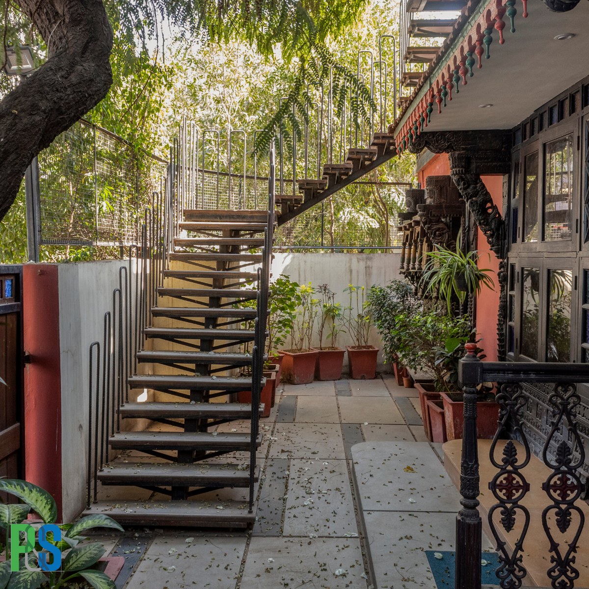 Vintage Elements Refurbished To A Contemporary Workspace | P&S ...