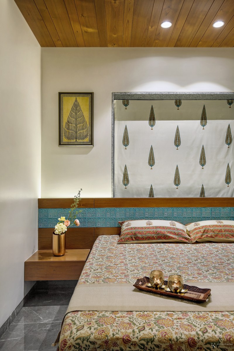 3BHK Residence Interior With a Lively Combination Of dark And Light ...