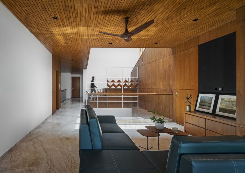 House Design Creates Balance Between Solid And Void| Between Spaces ...